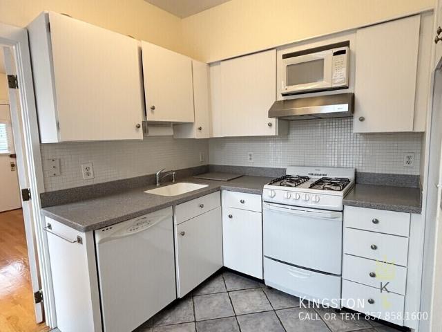 2 BR, 1 BA Apartment 120A Sutherland Rd brighton, MA 02135