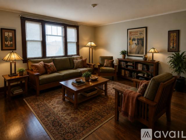 2 BR, 1 BA Apartment 1213 Augusta St, Unit Upper Unit, Racine, WI 53402