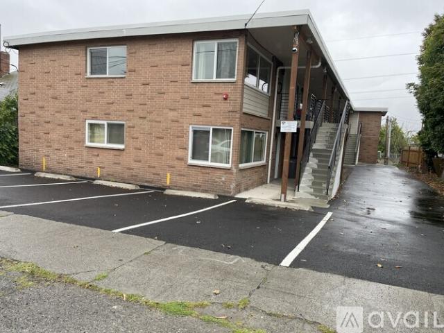 2 BR, 1 BA Apartment 1215 Gregory Way, Unit A, Bremerton, WA 98337
