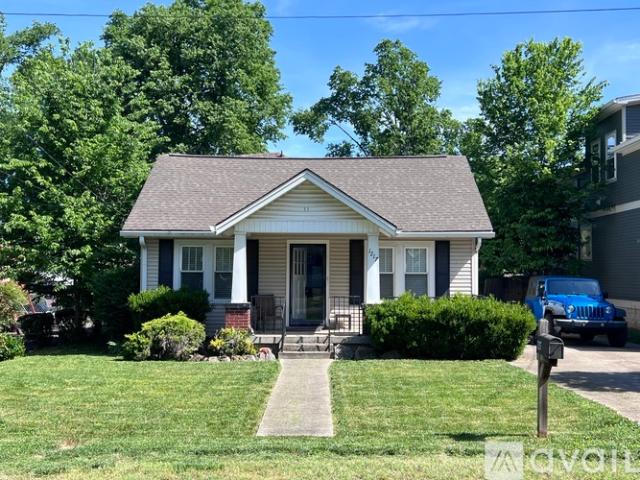 2 BR, 1 BA Apartment 1217 Chester Avenue, Nashville, TN 37206