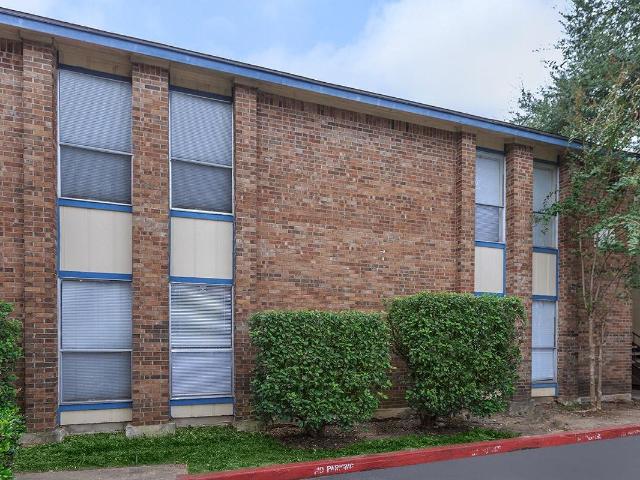 2 BR, 1 BA Apartment 121 Woodward St Austin, TX 78704
