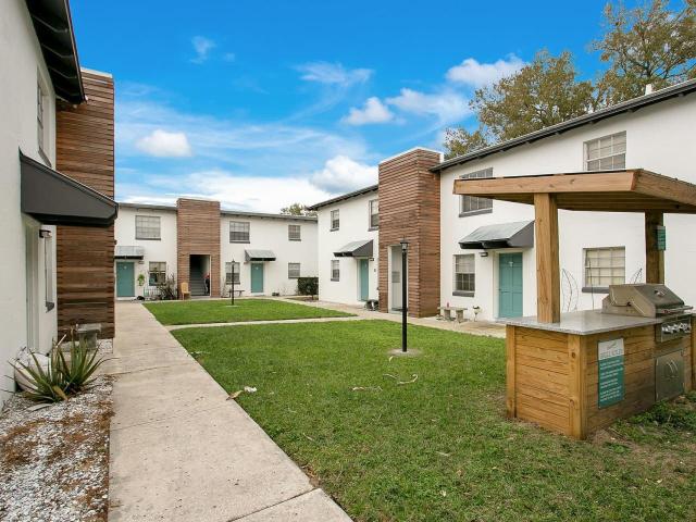 2 BR, 1 BA Apartment 1223 Pamela Street Unit 15, Leesburg, FL 34748