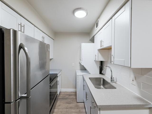 2 BR, 1 BA Apartment 1224 East Lemon Street Unit AUCMDZ, Tempe, AZ 85281