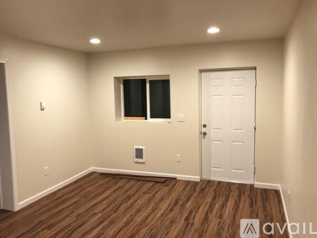 2 BR, 1 BA Apartment 1226 Taylor Ave N, Unit 9, Seattle, WA 98109