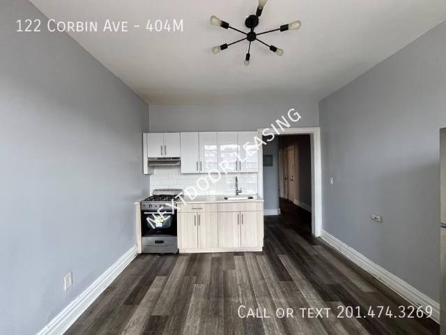 2 BR, 1 BA Apartment 122 Corbin Ave, Jersey City, NJ 07306