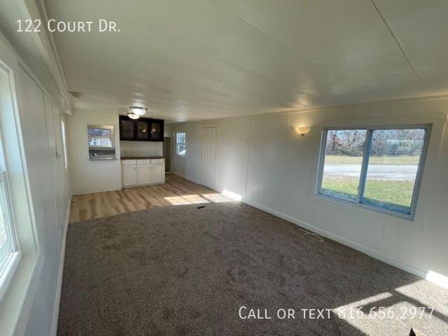 2 BR, 1 BA Apartment 122 Court Dr Greenwood, MO 64034