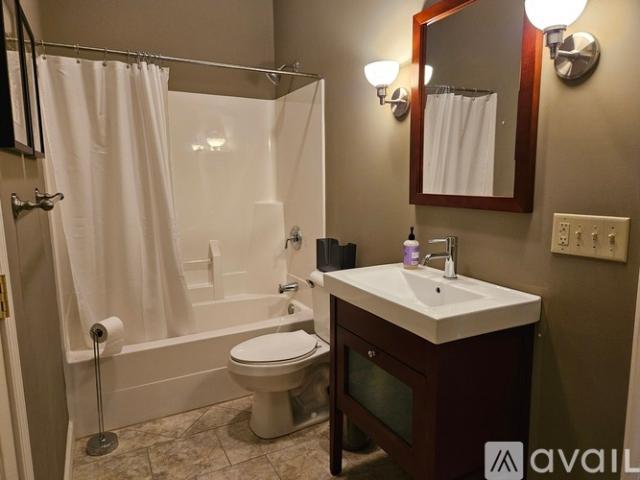 2 BR, 1 BA Apartment 127 West Taylor Street, Unit 1, Grant Park, IL 60940