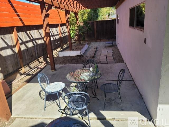 2 BR, 1 BA Apartment 127 Pearl St, Unit A, Santa Cruz, CA 95060