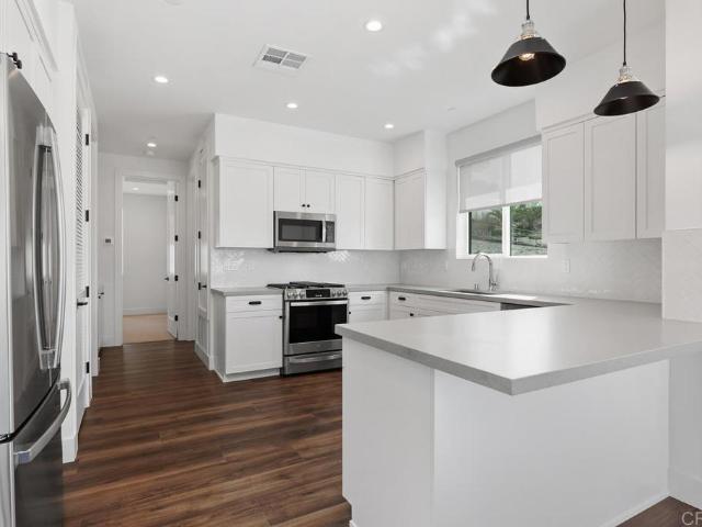 2 BR, 1 BA Apartment 1247 Stonemark Place, Vista, CA 92081