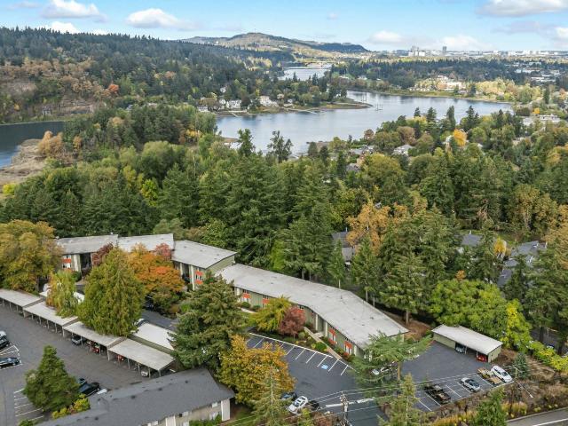 2 BR, 1 BA Apartment 12505 Southeast River Road Unit 29, Portland, OR 97222