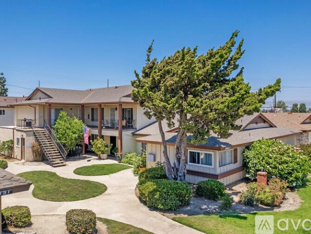 2 BR, 1 BA Apartment 12511 Orrway Drive, Unit 4, Garden Grove, CA 92841