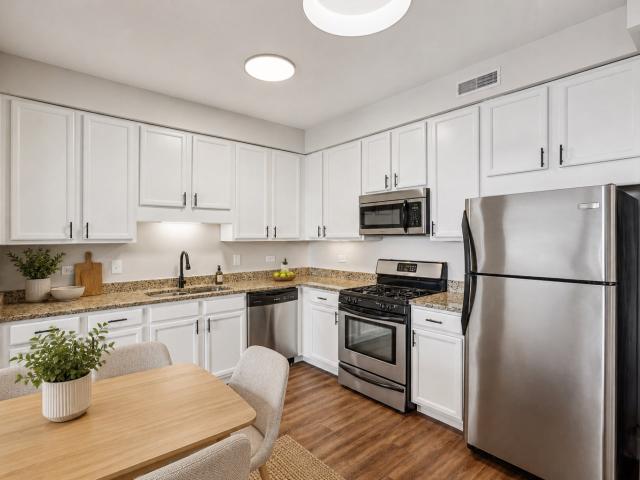 2 BR, 1 BA Apartment 1255 Town Center Road Unit 3H, Vernon Hills, IL 60061