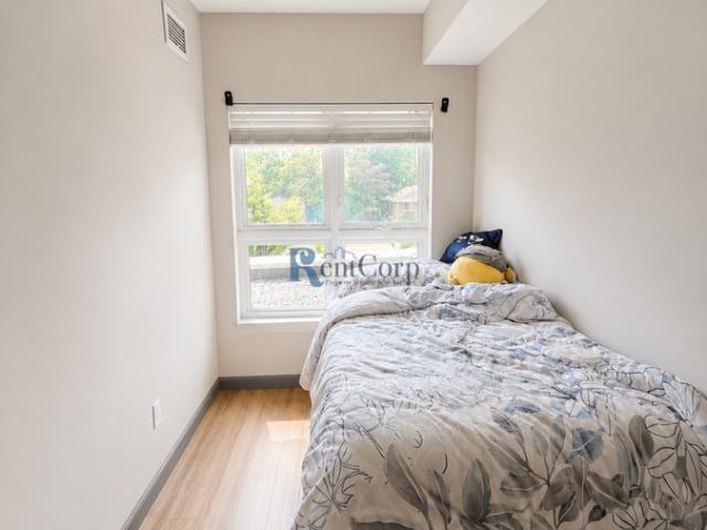 2 BR, 1 BA Apartment 125 258A Sunview St, Waterloo, ON N2L 0H6