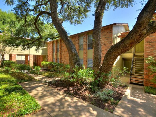 2 BR, 1 BA Apartment 125 Woodward Street Unit 102, Austin, TX 78704