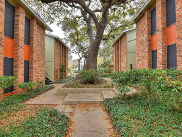 2 BR, 1 BA Apartment 125 Woodward Street Unit 208, Austin, TX 78704