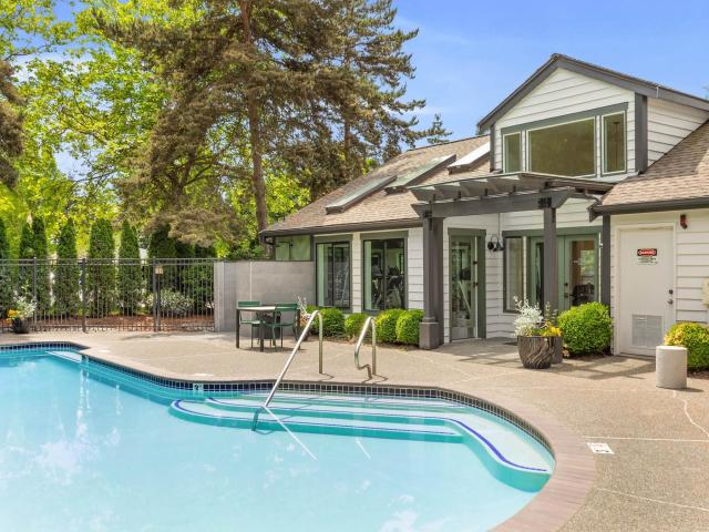 2 BR, 1 BA Apartment 12648 Northeast 144th Street Unit J103, Kirkland, WA 98034