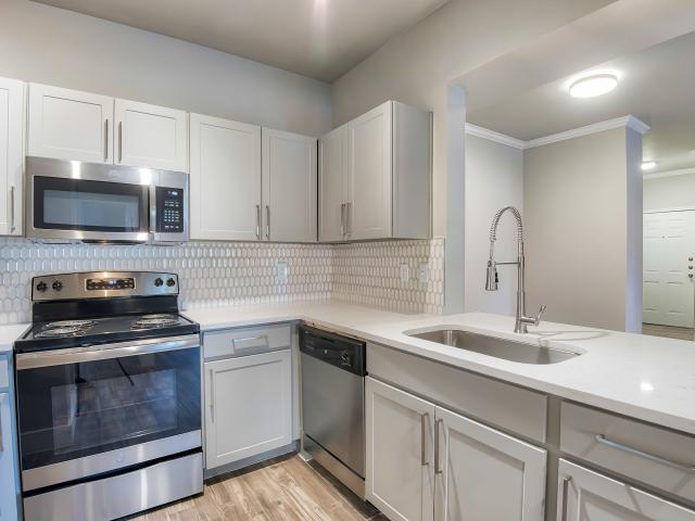 2 BR, 1 BA Apartment 12655 Crossroads Park Drive Unit 918, Houston, TX 77065