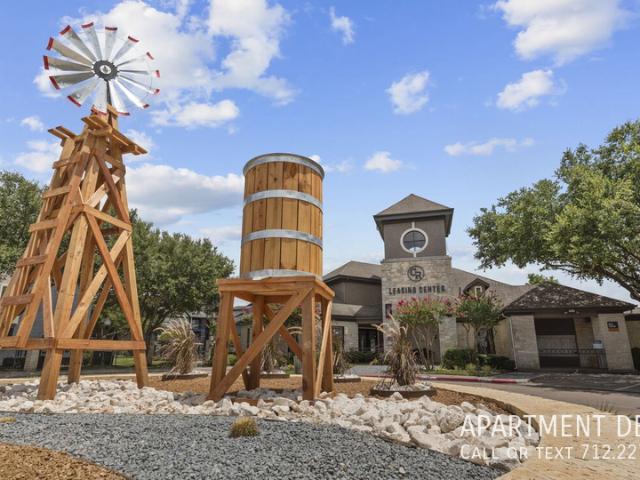 2 BR, 1 BA Apartment 12661 Crossroads Park DrÂ, Houston, TX 77065