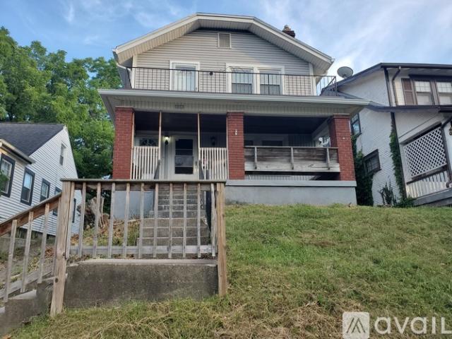 2 BR, 1 BA Apartment 128 Pointview Avenue, Unit 1/2, Dayton, OH 45405