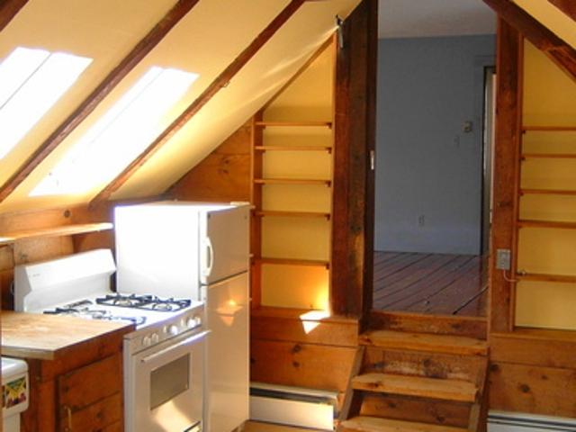 2 BR, 1 BA Apartment 128 Pleasant Street, Unit 2, Marblehead, MA 01945