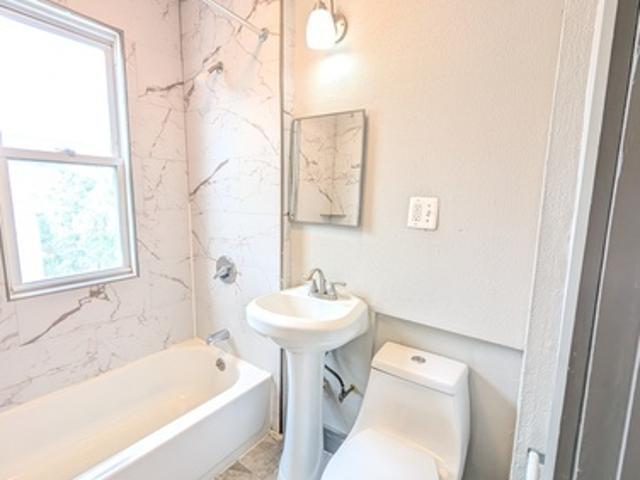 2 BR, 1 BA Apartment 12 Groton St, Unit #223, Hartford, CT 06106