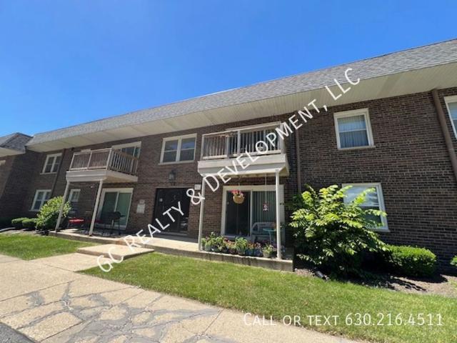 2 BR, 1 BA Apartment 12 Simpson Street, Geneva, IL 60134