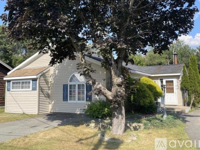 2 BR, 1 BA Apartment 12 York Street, Solon, ME 04979