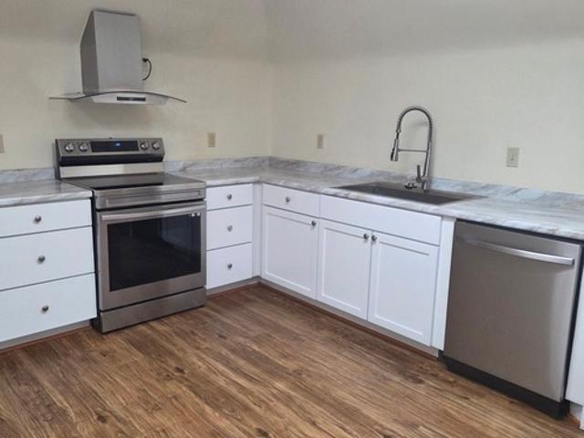 2 BR, 1 BA Apartment 133 Oakland Avenue, Unit CARRIAGE HOUSE, Greensburg, PA 15601