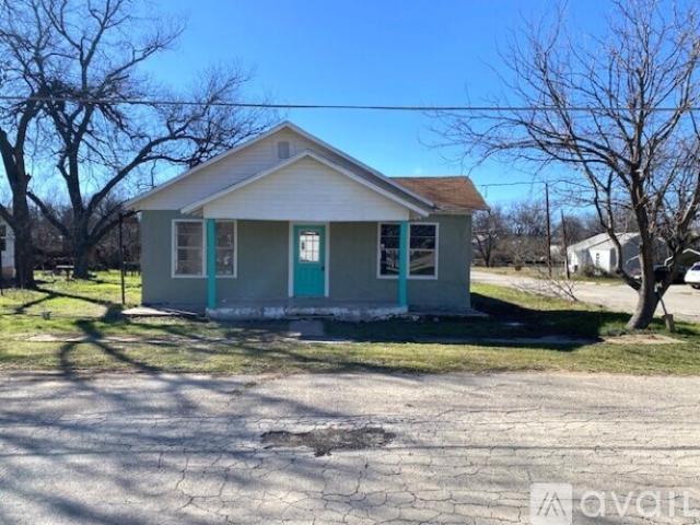 2 BR, 1 BA Apartment 1300 Llano St, Coleman, TX 76834