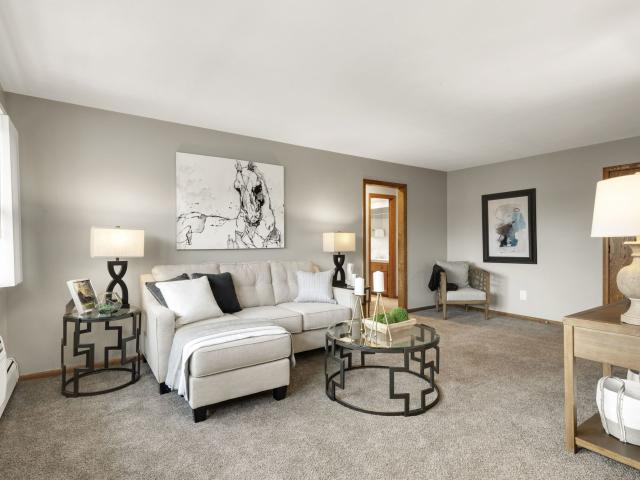 2 BR, 1 BA Apartment 1301 Minnesota 7 Unit 082, Hopkins, MN 55305