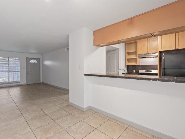 2 BR, 1 BA Apartment 1301 West Ben White Boulevard, Austin, TX 78704