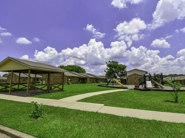 2 BR, 1 BA Apartment 1301 West College Street, Canton, TX 75103