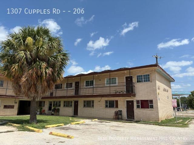 2 BR, 1 BA Apartment 1307 Cupples Rd, San Antonio, TX 78226