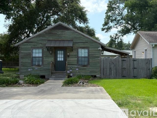 2 BR, 1 BA Apartment 1312 Robert Street, Rayne, LA 70578