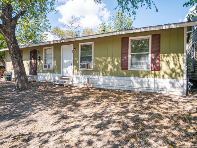 2 BR, 1 BA Apartment 1319 Dawson St, San Antonio, TX 78202