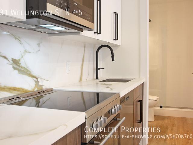 2 BR, 1 BA Apartment 131 Wellington St N, Hamilton, ON L8R 1N3
