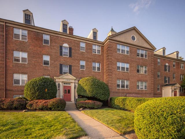 2 BR, 1 BA Apartment 13211 Larchmere Blvd Unit SLAD22, Cleveland, OH 44120