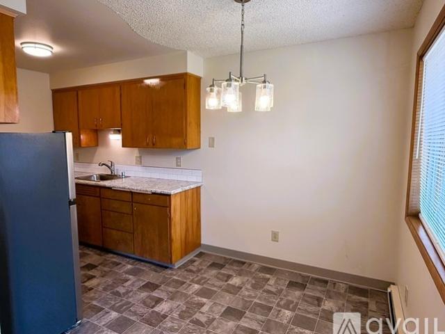 2 BR, 1 BA Apartment 1321 X Street, Unit B2, Vancouver, WA 98661