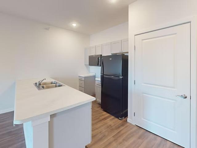 2 BR, 1 BA Apartment 1322 North La Jolla Boulevard Unit 1, Goodyear, AZ 85338
