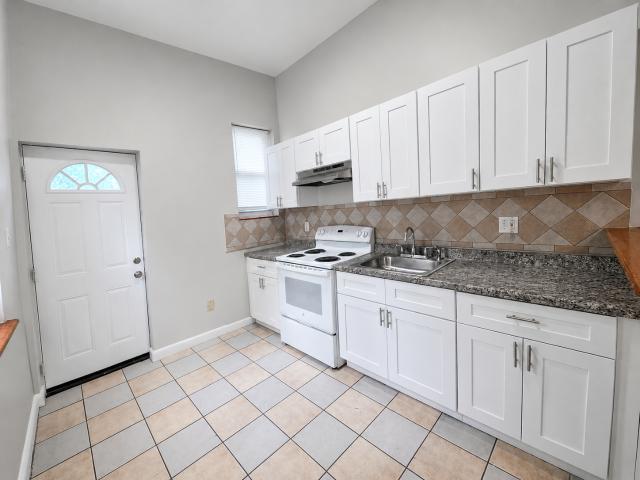 2 BR, 1 BA Apartment 1323 W Butler St, Philadelphia, PA 19140
