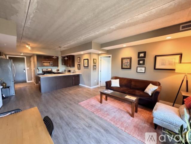 2 BR, 1 BA Apartment 1323 W Morse Ave, Unit 408, Chicago, IL 60626