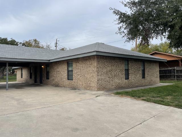 2 BR, 1 BA Apartment 1324 W Goodwin St, Pleasanton, TX 78064