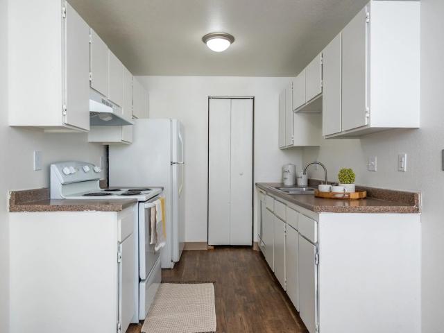 2 BR, 1 BA Apartment 1327 North 24th Avenue Unit 09 D, Pasco, WA 99301