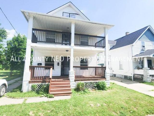 2 BR, 1 BA Apartment 13305 Durkee Ave Cleveland, OH 44105