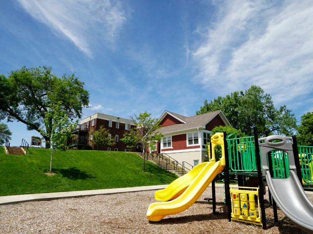 2 BR, 1 BA Apartment 1332 Mississippi St Unit 20_001, Saint Paul, MN 55130