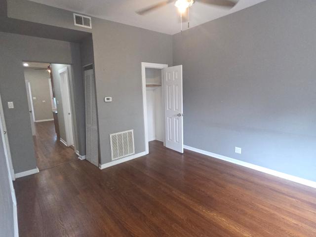 2 BR, 1 BA Apartment 1332 West Barry Avenue, Chicago, IL 60657