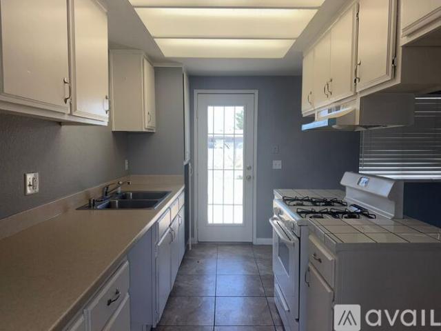 2 BR, 1 BA Apartment 13340 Navajo Rd, Unit 3, Apple Valley, CA 92308