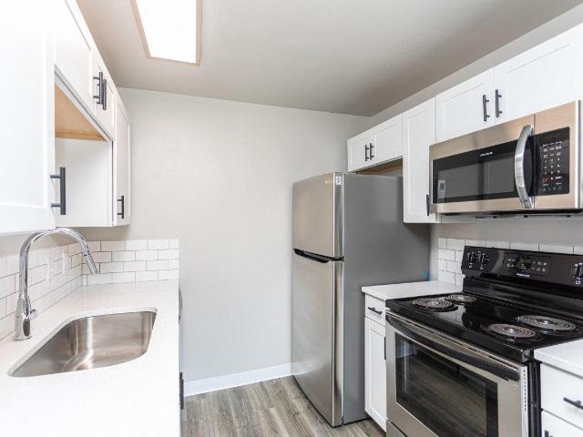 2 BR, 1 BA Apartment 1334 N Liberty St Unit J08, Boise, ID 83704