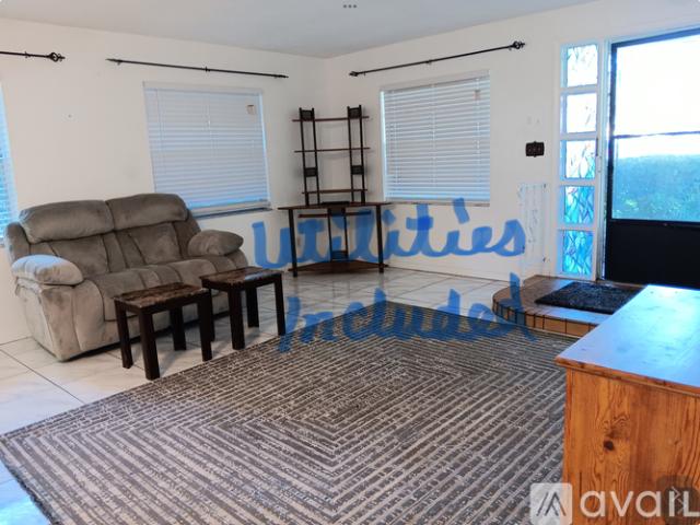 2 BR, 1 BA Apartment 137 White St, Unit 1, Daytona Beach, FL 32114