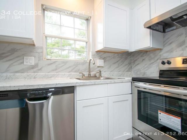2 BR, 1 BA Apartment 134 College Highway Apt, Southampton, MA 01073